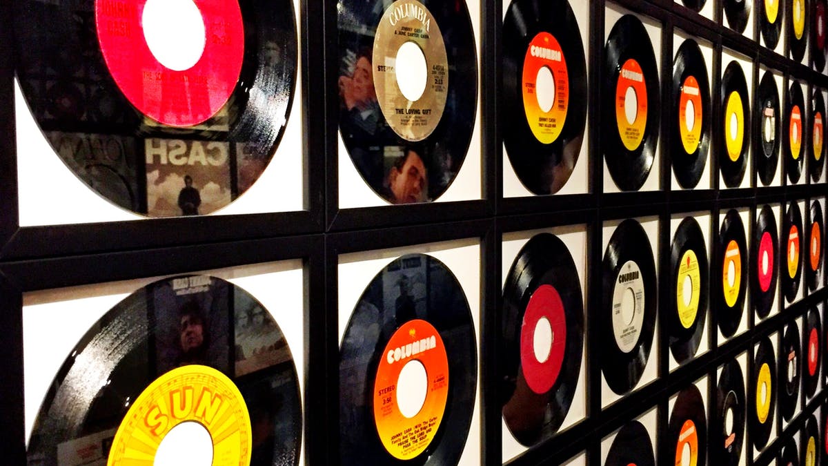 Pros And Cons Of Being Signed To A Record Label Pros And Cons Of Being Signed To A Record Label